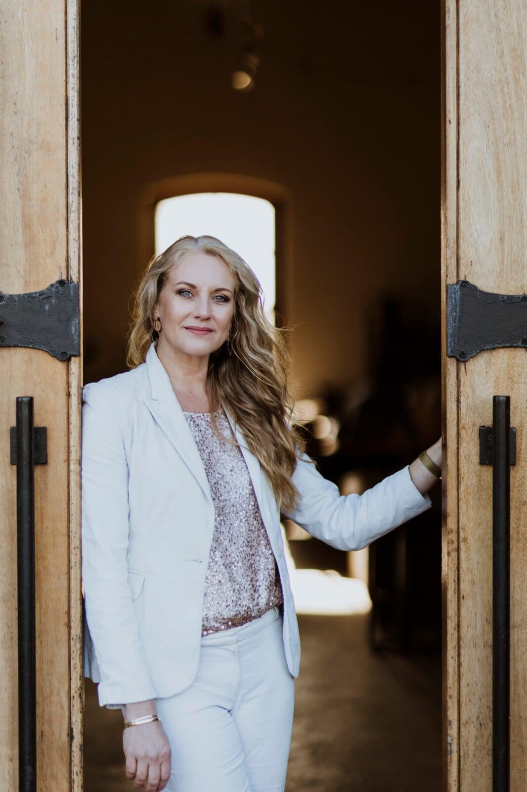 CONTACT | The Collective Market